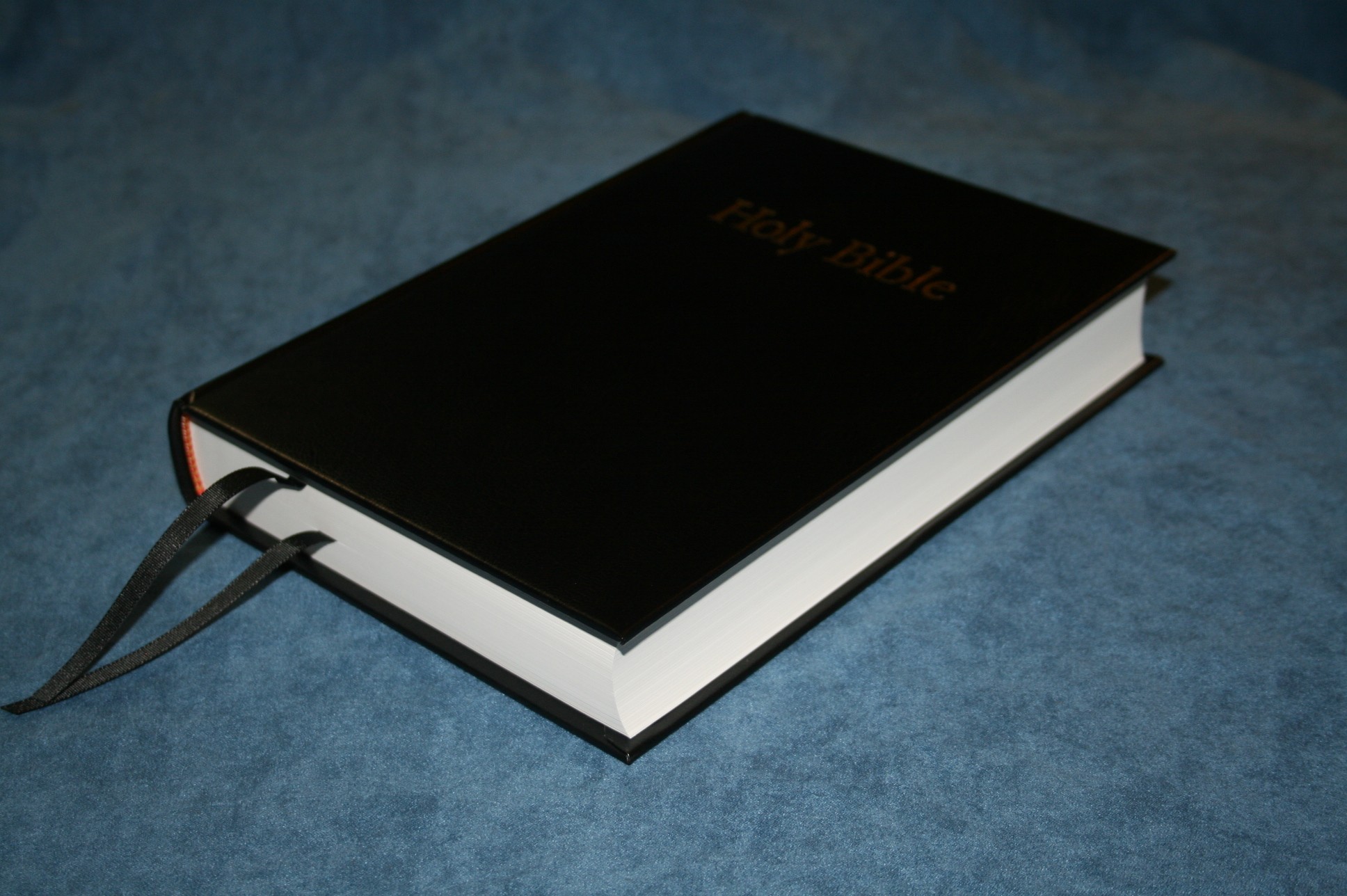 TBS Westminster KJV in Black Hard Cover - Quick Look - Bible Buying Guide
