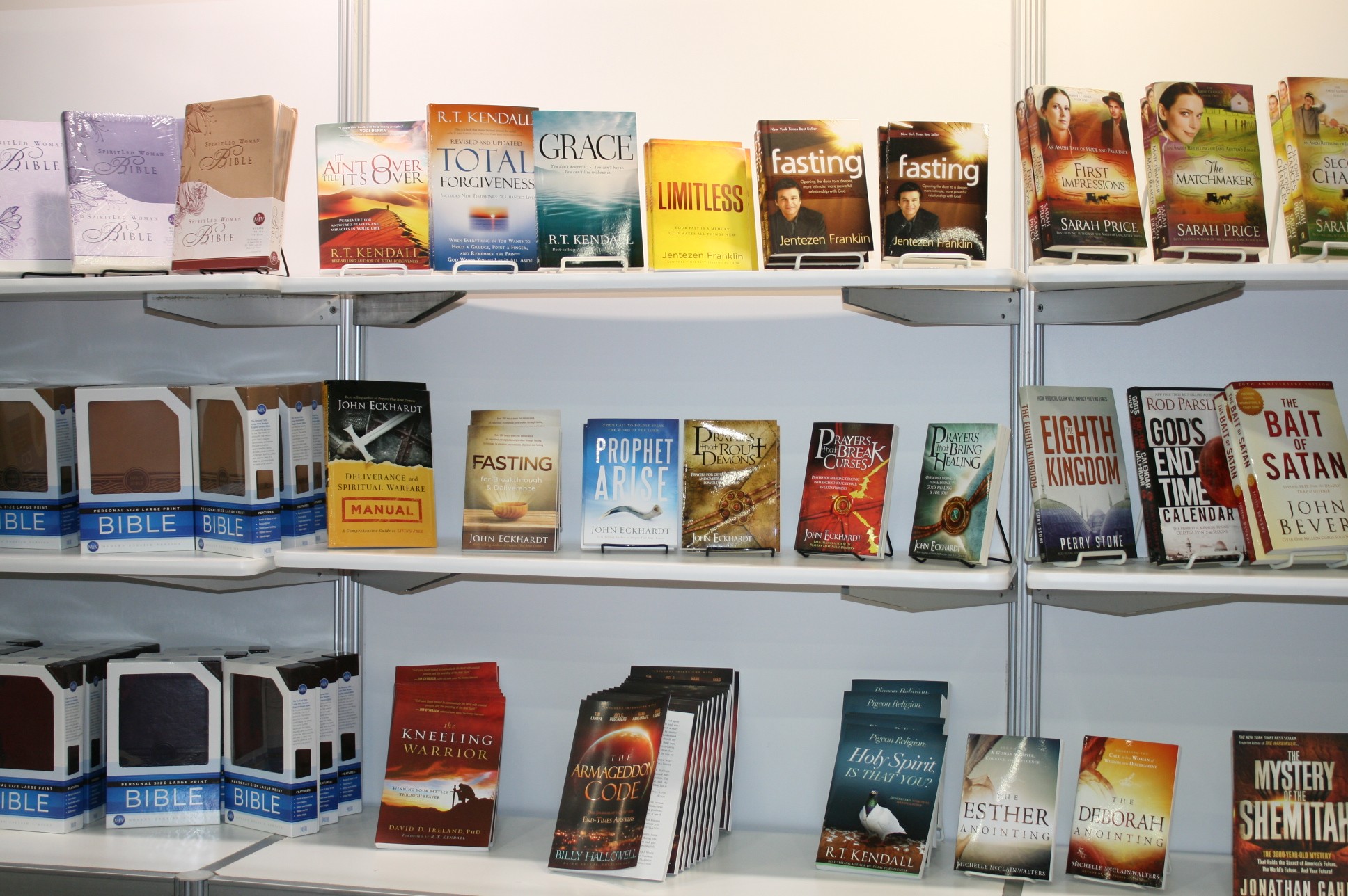 ICRS - The Charisma House Booth - Bible Buying Guide