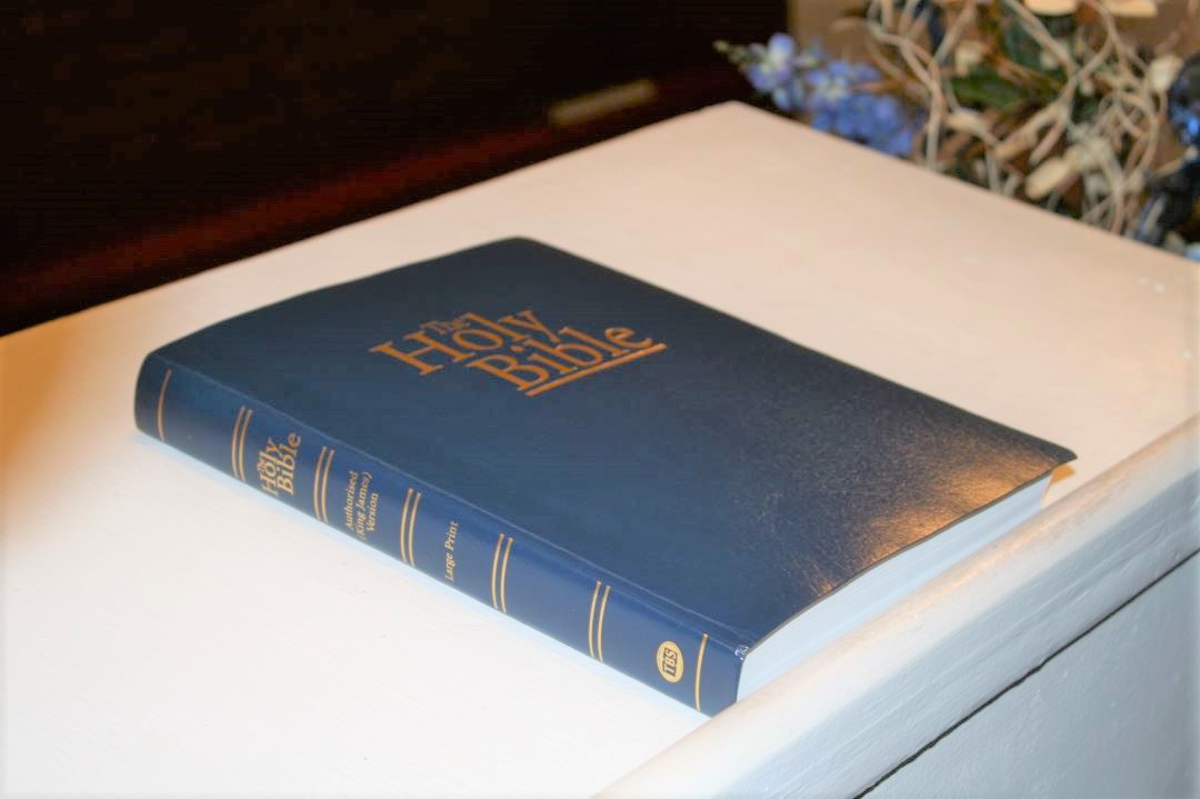 TBS Large Print Bible Review Bible Buying Guide TBS Large Print Bible Review Bible Buying Guide