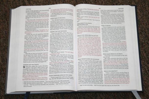 Thomas Nelson Comfort Print NKJV Large Print Thinline Bible Review - Bible Buying Guide