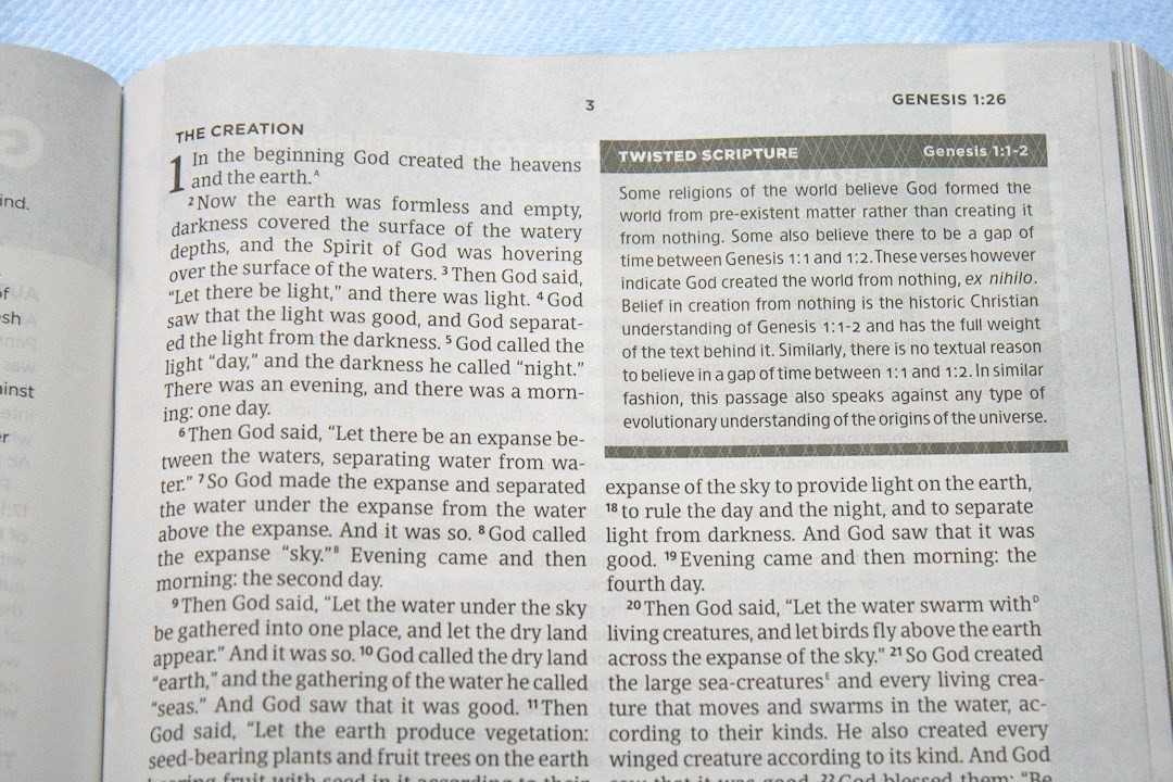 The Apologetics Study Bible (10) - Bible Buying Guide