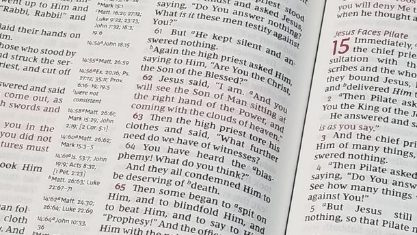 NKJV Classic Verse-by-Verse Center-Column Comfort Print Reference Bible ...
