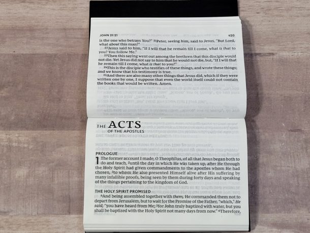 NKJV New Testament Flipback Edition - Bible Buying Guide