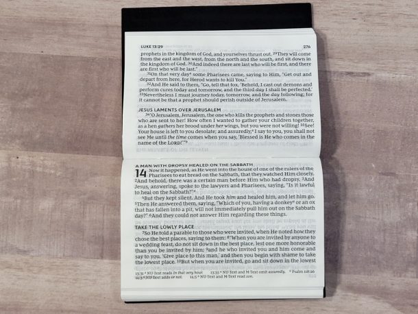 NKJV New Testament Flipback Edition - Bible Buying Guide