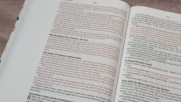 The Simplified KJV Bible Review - Bible Buying Guide